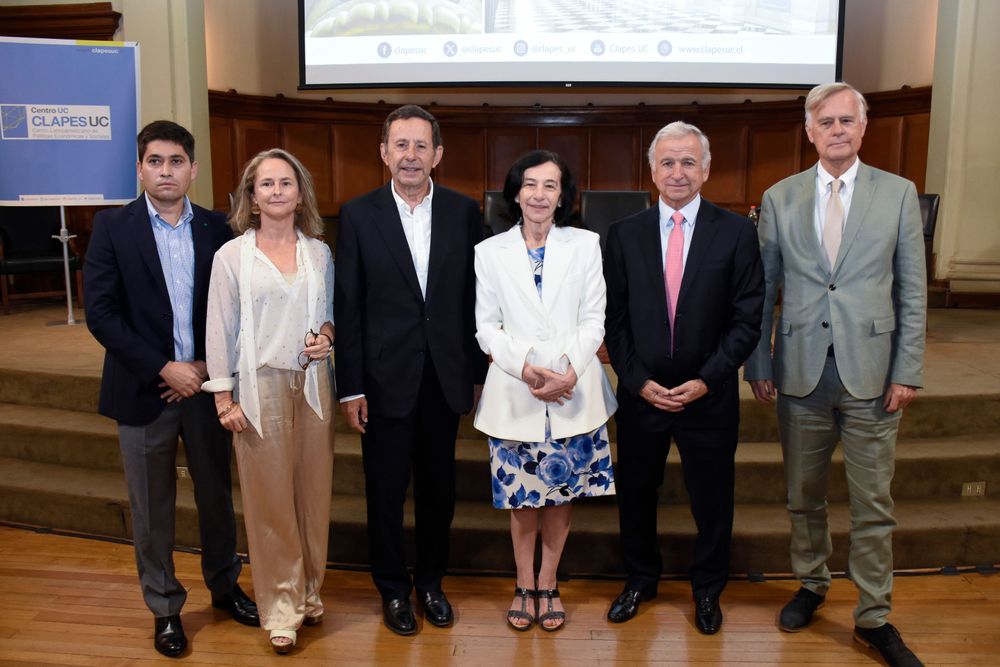 Clapes UC | En seminario de CLAPES UC analizan qué ritmo tomarán las ...